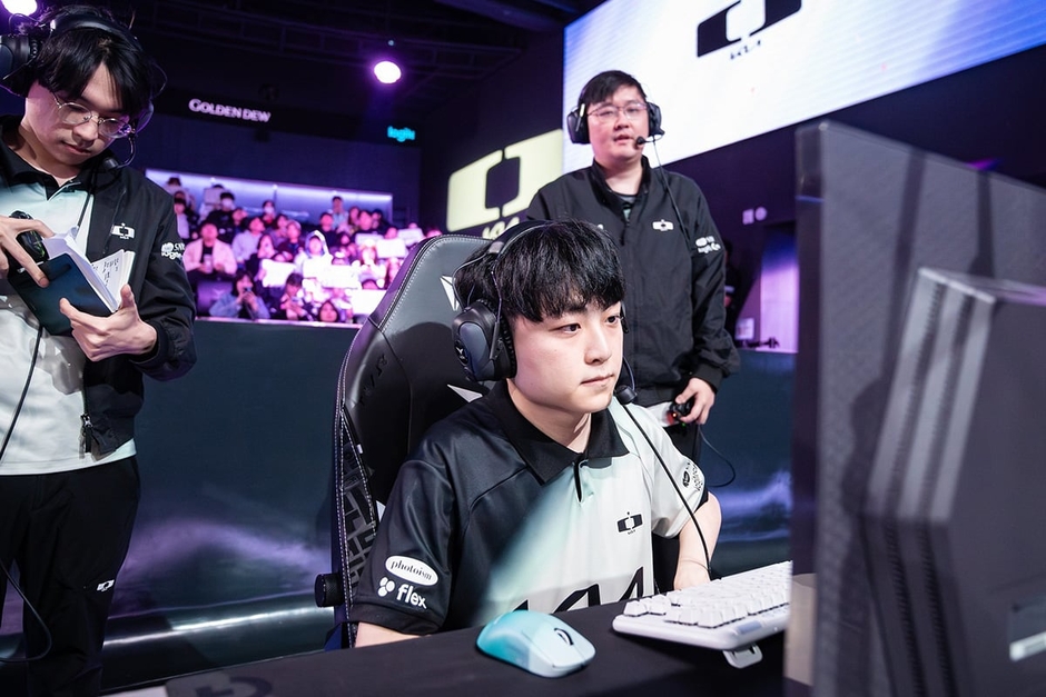 "ShowMaker Gánh Trọng Áp Lực Sau Khi Liên Tiếp Thất Bại Tại LCK: Cộng Đồng LMHT Đưa Ra Nhiều Lời ...
